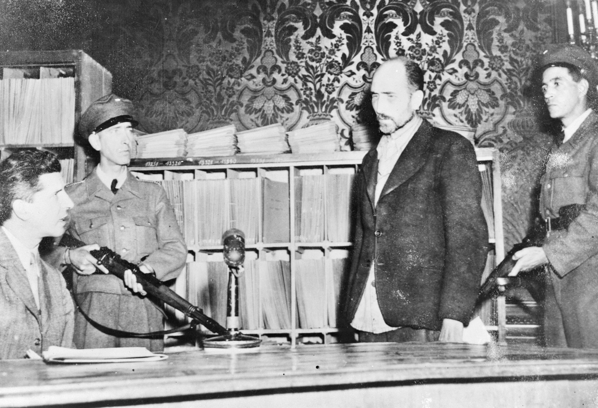 „Dringender Verdacht“: Warum die Familiengeschichte von Jan Marsalek ...